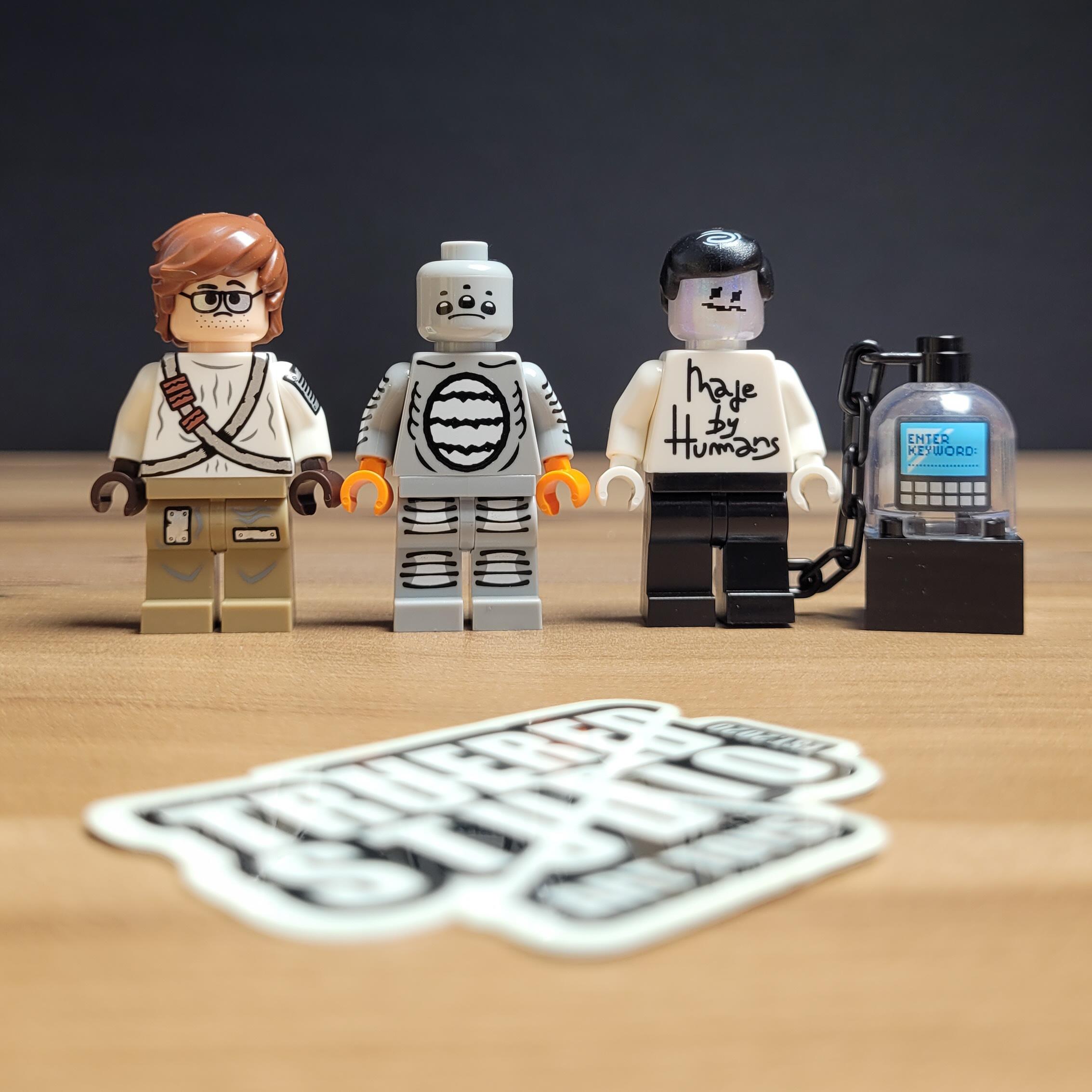 Four Bricks Tall: "These custom pad printed minifigs are too adorabl ...