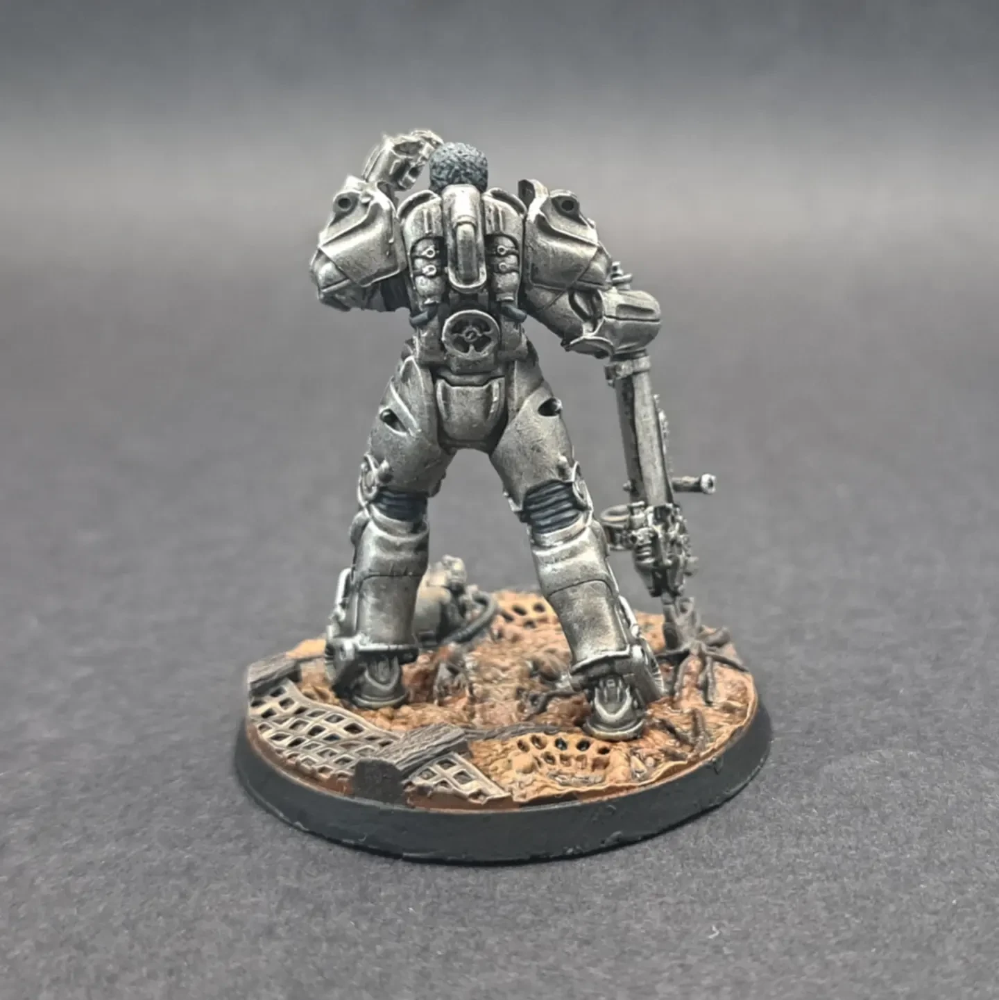 Drunk On Tea: "Today, I painted up the Maximus model from the Fa ...