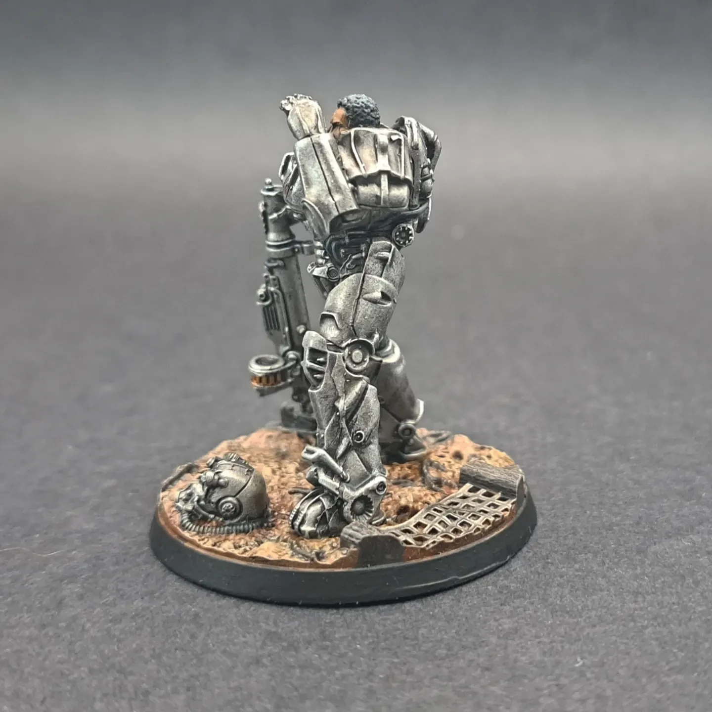 Drunk On Tea: "Today, I painted up the Maximus model from the Fa ...